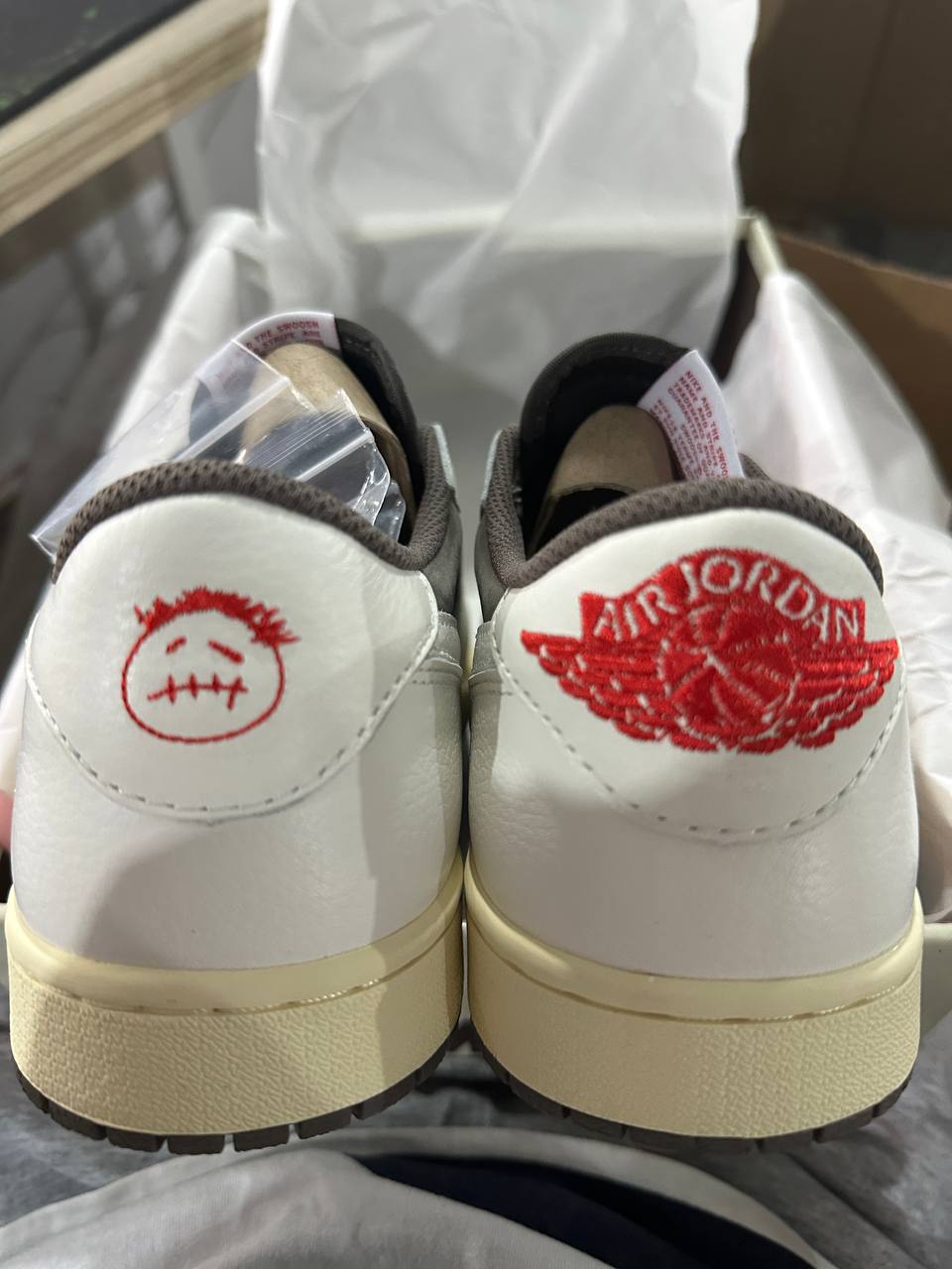 Travis Scott Air Jordan 1 Reps Low „Weiß Braun“ Sonderangebotsversion ...